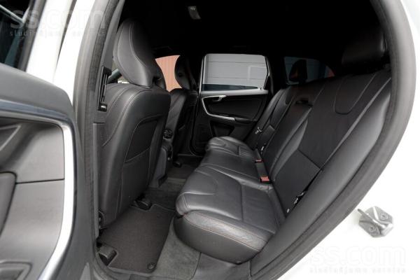 Balts Volvo XC60 2013 Jelgava, ar dzinēja tilpumu 2.00 L un nobraukumu 0 tūkst. km par 12350 €, foto 8 vietnē AUTOMOTO.COM.LV