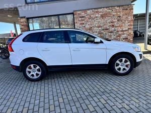White Volvo XC60 2013 in Talsi, with an engine capacity of 2.40 L and mileage of 0 thousand km for 8470 €, photo 5 on AUTOMOTO.COM.LV