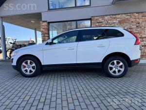 White Volvo XC60 2013 in Talsi, with an engine capacity of 2.40 L and mileage of 0 thousand km for 8470 €, photo 8 on AUTOMOTO.COM.LV