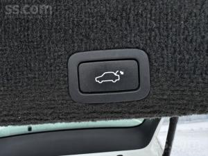 White Volvo XC60 2013 in Talsi, with an engine capacity of 2.40 L and mileage of 0 thousand km for 8470 €, photo 14 on AUTOMOTO.COM.LV