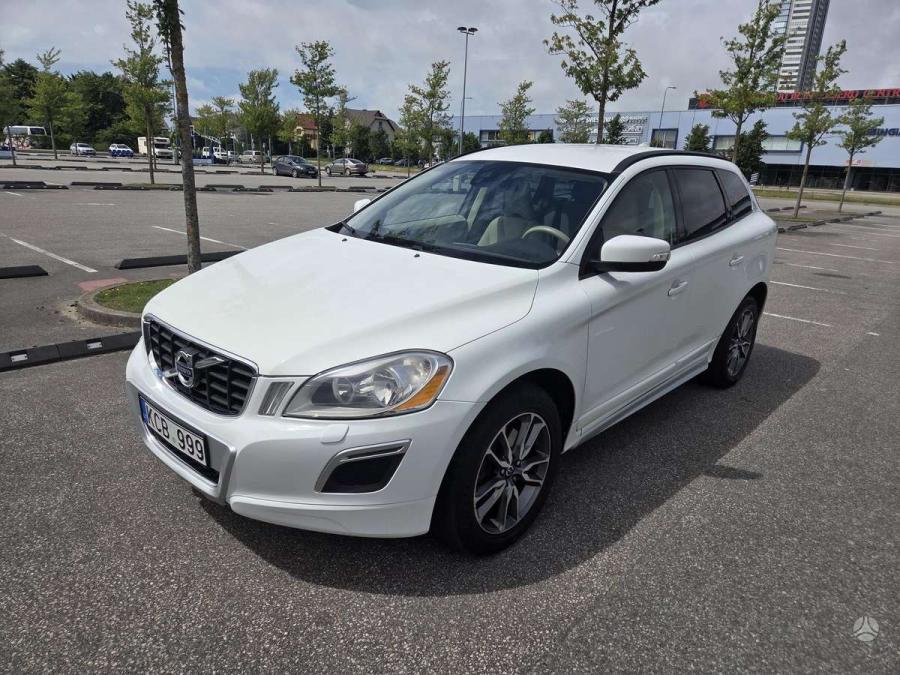 White Volvo XC60 2013 in Klaipeda, with an engine capacity of 3.19 L and mileage of 200 thousand km for 12000 €, photo 3 on AUTOMOTO.COM.LV