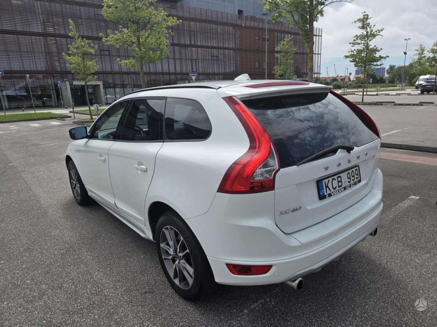 White Volvo XC60 2013 in Klaipeda, with an engine capacity of 3.19 L and mileage of 200 thousand km for 12000 €, photo 7 on AUTOMOTO.COM.LV