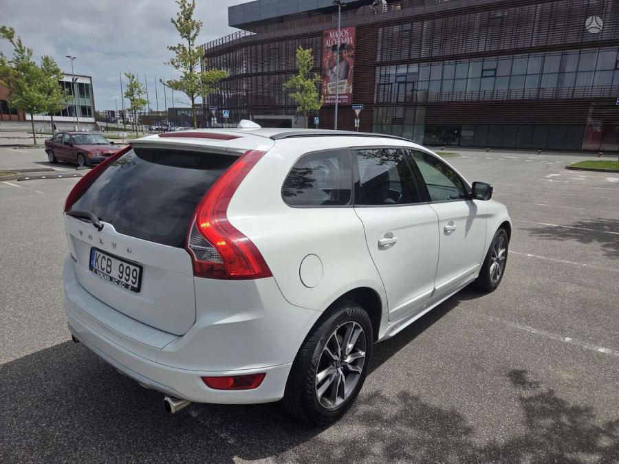 White Volvo XC60 2013 in Klaipeda, with an engine capacity of 3.19 L and mileage of 200 thousand km for 12000 €, photo 8 on AUTOMOTO.COM.LV