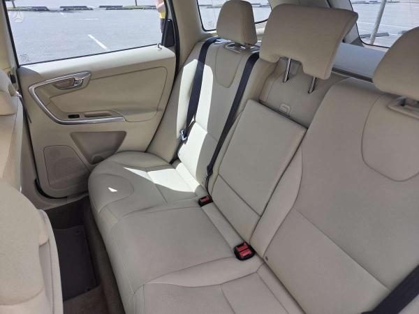 Balts Volvo XC60 2013 Klaipėda, ar dzinēja tilpumu 3.19 L un nobraukumu 200 tūkst. km par 12000 €, foto 10 vietnē AUTOMOTO.COM.LV