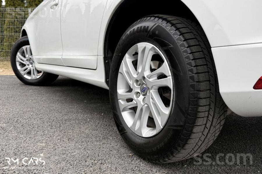 Balts Volvo XC60 2013 Jelgava, ar dzinēja tilpumu 2.40 L un nobraukumu 0 tūkst. km par 11950 €, foto 8 vietnē AUTOMOTO.COM.LV