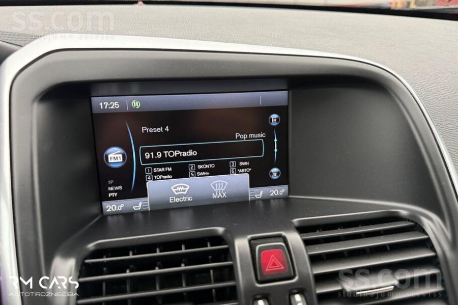 Balts Volvo XC60 2013 Jelgava, ar dzinēja tilpumu 2.40 L un nobraukumu 0 tūkst. km par 11950 €, foto 17 vietnē AUTOMOTO.COM.LV