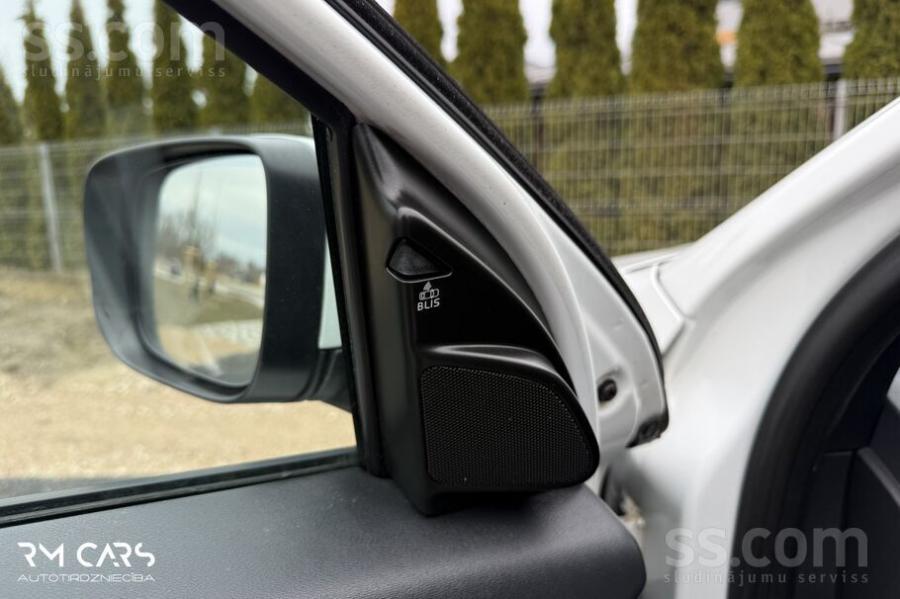 Balts Volvo XC60 2013 Jelgava, ar dzinēja tilpumu 2.40 L un nobraukumu 0 tūkst. km par 11950 €, foto 24 vietnē AUTOMOTO.COM.LV