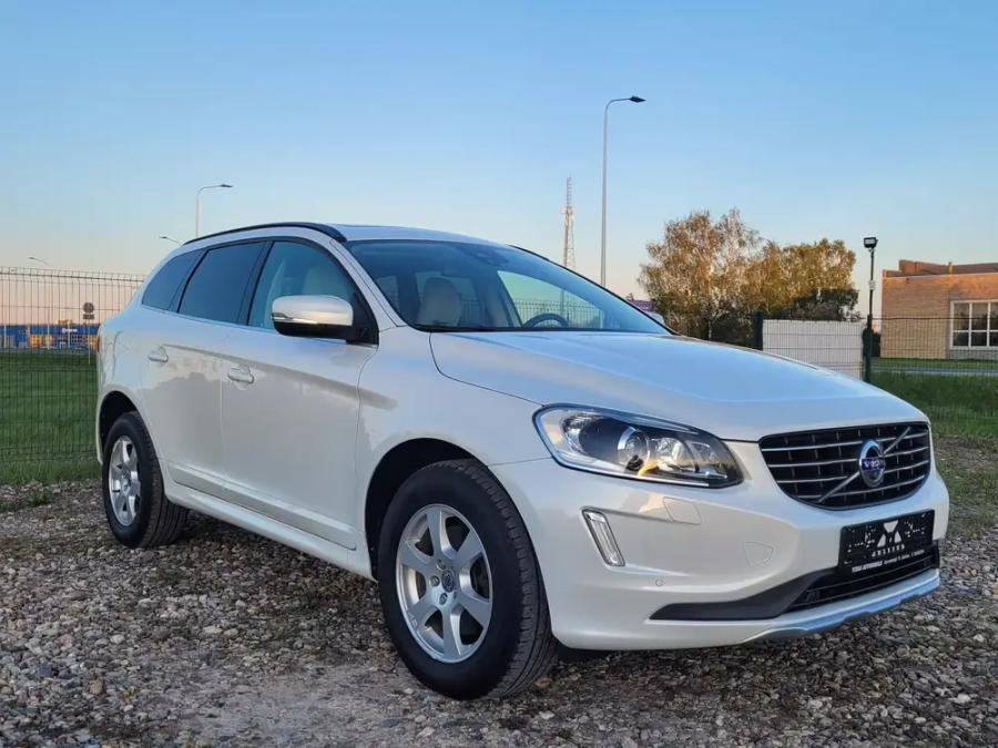 Balts Volvo XC60 2013 Saldus, ar dzinēja tilpumu 2.40 L un nobraukumu 326 tūkst. km par 12200 €, foto 4 vietnē AUTOMOTO.COM.LV