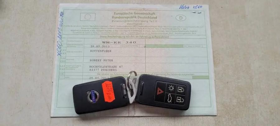 Balts Volvo XC60 2013 Rīga, ar dzinēja tilpumu 2.40 L un nobraukumu 280 tūkst. km par 11900 €, foto 12 vietnē AUTOMOTO.COM.LV
