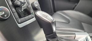 Balts Volvo XC60 2013 Rīga, ar dzinēja tilpumu 2.40 L un nobraukumu 280 tūkst. km par 11900 €, foto 24 vietnē AUTOMOTO.COM.LV