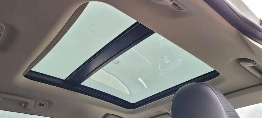 Balts Volvo XC60 2013 Rīga, ar dzinēja tilpumu 2.40 L un nobraukumu 280 tūkst. km par 11900 €, foto 26 vietnē AUTOMOTO.COM.LV
