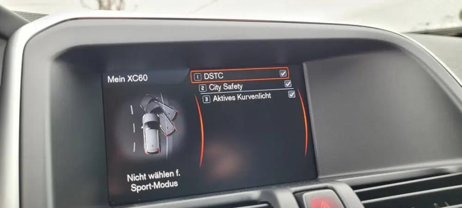 Balts Volvo XC60 2013 Rīga, ar dzinēja tilpumu 2.40 L un nobraukumu 280 tūkst. km par 11900 €, foto 33 vietnē AUTOMOTO.COM.LV