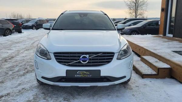 Balts Volvo XC60 2013 Rīga, ar dzinēja tilpumu 2.40 L un nobraukumu 311 tūkst. km par 9990 €, foto 2 vietnē AUTOMOTO.COM.LV