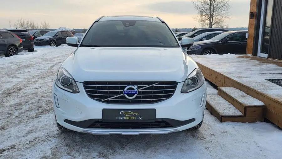 Balts Volvo XC60 2013 Rīga, ar dzinēja tilpumu 2.40 L un nobraukumu 311 tūkst. km par 9990 €, foto 3 vietnē AUTOMOTO.COM.LV