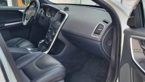 Balts Volvo XC60 2013 Rīga, ar dzinēja tilpumu 2.40 L un nobraukumu 311 tūkst. km par 9990 €, foto 17 vietnē AUTOMOTO.COM.LV