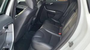 Balts Volvo XC60 2013 Rīga, ar dzinēja tilpumu 2.40 L un nobraukumu 311 tūkst. km par 9990 €, foto 18 vietnē AUTOMOTO.COM.LV