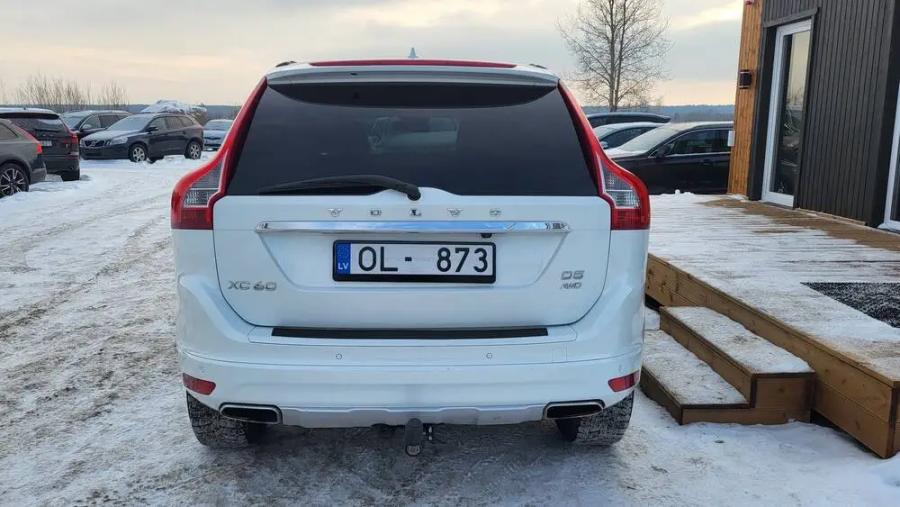 Balts Volvo XC60 2013 Rīga, ar dzinēja tilpumu 2.40 L un nobraukumu 311 tūkst. km par 9990 €, foto 23 vietnē AUTOMOTO.COM.LV