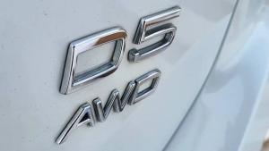 Balts Volvo XC60 2013 Rīga, ar dzinēja tilpumu 2.40 L un nobraukumu 311 tūkst. km par 9990 €, foto 25 vietnē AUTOMOTO.COM.LV
