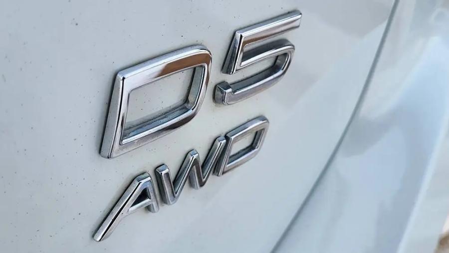 Balts Volvo XC60 2013 Rīga, ar dzinēja tilpumu 2.40 L un nobraukumu 311 tūkst. km par 9990 €, foto 25 vietnē AUTOMOTO.COM.LV