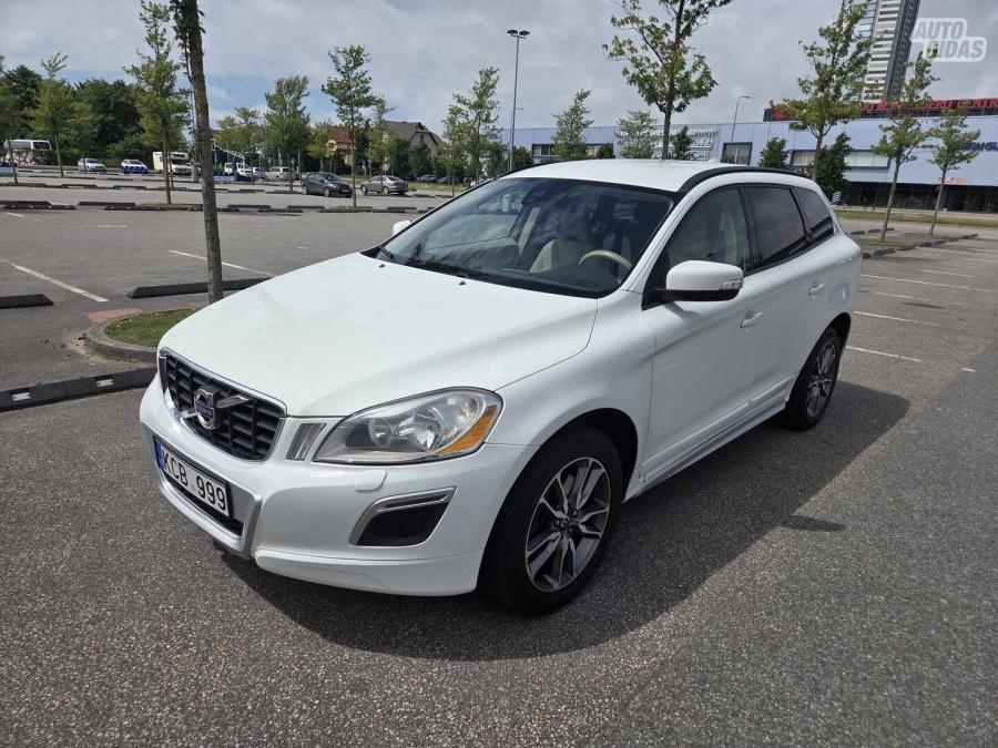 Balts Volvo XC60 2013 Klaipėda, ar dzinēja tilpumu 3.20 L un nobraukumu 200 tūkst. km par 12000 €, foto 3 vietnē AUTOMOTO.COM.LV