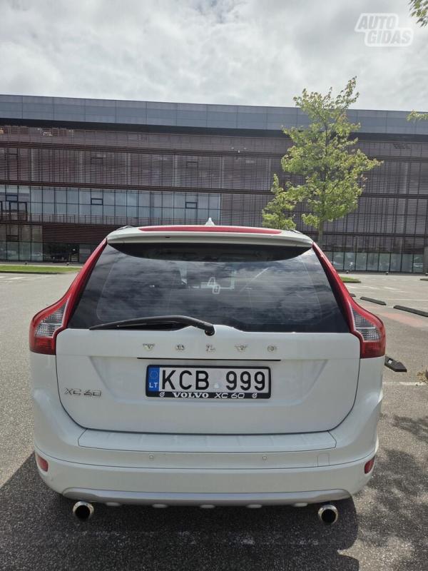 Balts Volvo XC60 2013 Klaipėda, ar dzinēja tilpumu 3.20 L un nobraukumu 200 tūkst. km par 12000 €, foto 5 vietnē AUTOMOTO.COM.LV