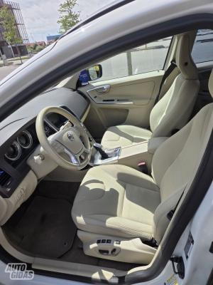 Balts Volvo XC60 2013 Klaipėda, ar dzinēja tilpumu 3.20 L un nobraukumu 200 tūkst. km par 12000 €, foto 10 vietnē AUTOMOTO.COM.LV