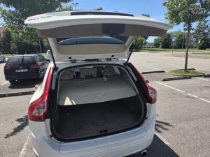 Balts Volvo XC60 2013 Klaipėda, ar dzinēja tilpumu 3.20 L un nobraukumu 200 tūkst. km par 12000 €, foto 15 vietnē AUTOMOTO.COM.LV