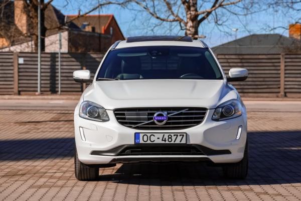 Balts Volvo XC60 2013 Rīga, ar dzinēja tilpumu 2.40 L un nobraukumu 0 tūkst. km par 14750 €, foto 2 vietnē AUTOMOTO.COM.LV