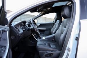 Balts Volvo XC60 2013 Rīga, ar dzinēja tilpumu 2.40 L un nobraukumu 0 tūkst. km par 14750 €, foto 10 vietnē AUTOMOTO.COM.LV