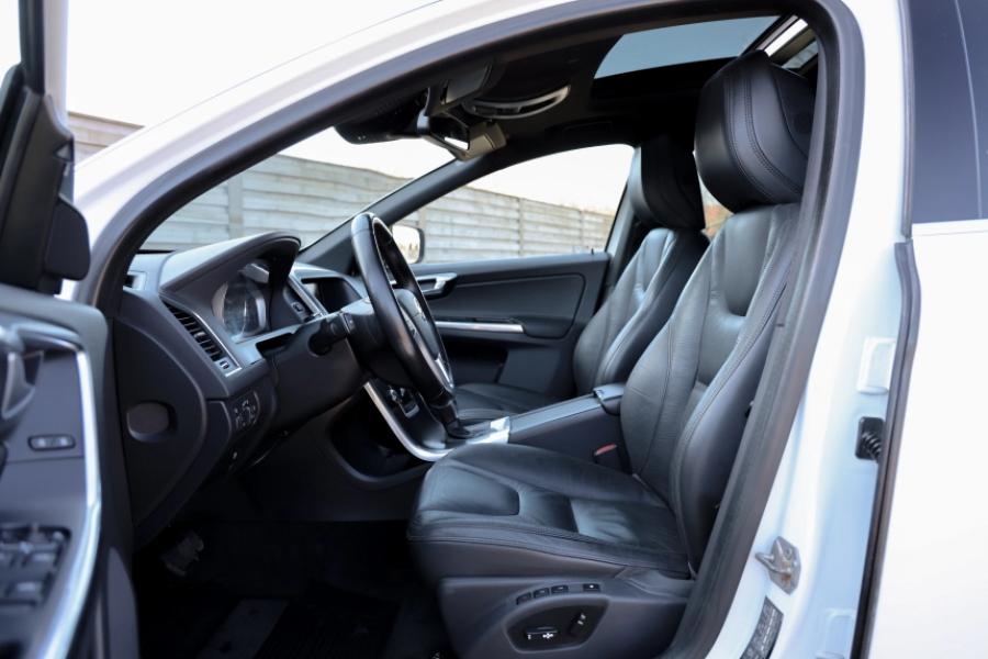 Balts Volvo XC60 2013 Rīga, ar dzinēja tilpumu 2.40 L un nobraukumu 0 tūkst. km par 14750 €, foto 10 vietnē AUTOMOTO.COM.LV