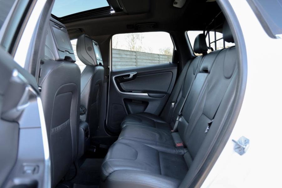 Balts Volvo XC60 2013 Rīga, ar dzinēja tilpumu 2.40 L un nobraukumu 0 tūkst. km par 14750 €, foto 13 vietnē AUTOMOTO.COM.LV