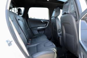 Balts Volvo XC60 2013 Rīga, ar dzinēja tilpumu 2.40 L un nobraukumu 0 tūkst. km par 14750 €, foto 16 vietnē AUTOMOTO.COM.LV