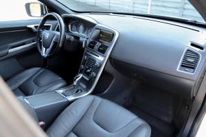 Balts Volvo XC60 2013 Rīga, ar dzinēja tilpumu 2.40 L un nobraukumu 0 tūkst. km par 14750 €, foto 18 vietnē AUTOMOTO.COM.LV
