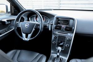 Balts Volvo XC60 2013 Rīga, ar dzinēja tilpumu 2.40 L un nobraukumu 0 tūkst. km par 14750 €, foto 19 vietnē AUTOMOTO.COM.LV