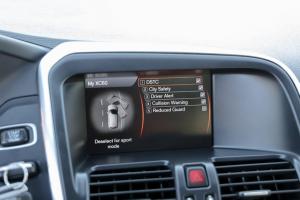 Balts Volvo XC60 2013 Rīga, ar dzinēja tilpumu 2.40 L un nobraukumu 0 tūkst. km par 14750 €, foto 24 vietnē AUTOMOTO.COM.LV
