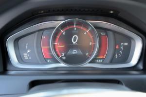 Balts Volvo XC60 2013 Rīga, ar dzinēja tilpumu 2.40 L un nobraukumu 0 tūkst. km par 14750 €, foto 30 vietnē AUTOMOTO.COM.LV