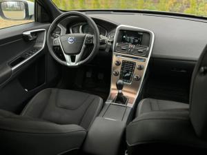 Balts Volvo XC60 2013 Rīga, ar dzinēja tilpumu 2.40 L un nobraukumu 255 tūkst. km par 12990 €, foto 7 vietnē AUTOMOTO.COM.LV