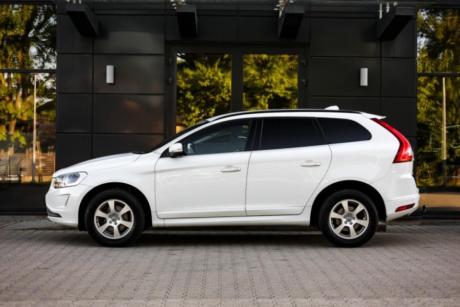 Balts Volvo XC60 2013 Rīga, ar dzinēja tilpumu 2.40 L un nobraukumu 255 tūkst. km par 12990 €, foto 13 vietnē AUTOMOTO.COM.LV