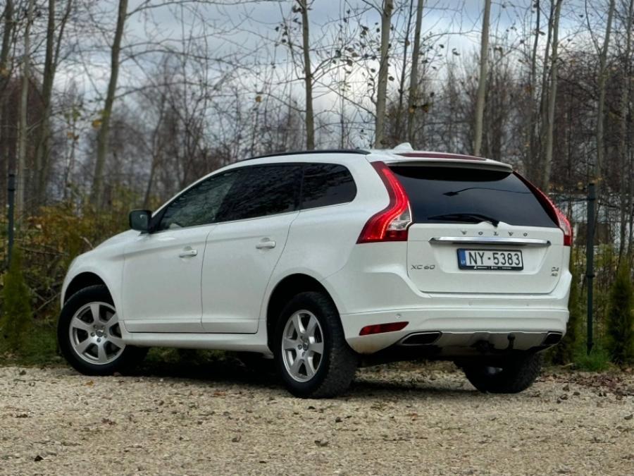 Balts Volvo XC60 2013 Rīga, ar dzinēja tilpumu 2.40 L un nobraukumu 255 tūkst. km par 12990 €, foto 14 vietnē AUTOMOTO.COM.LV