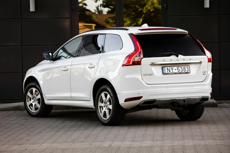 Balts Volvo XC60 2013 Rīga, ar dzinēja tilpumu 2.40 L un nobraukumu 255 tūkst. km par 12990 €, foto 17 vietnē AUTOMOTO.COM.LV