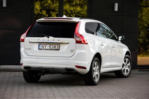 Balts Volvo XC60 2013 Rīga, ar dzinēja tilpumu 2.40 L un nobraukumu 255 tūkst. km par 12990 €, foto 20 vietnē AUTOMOTO.COM.LV