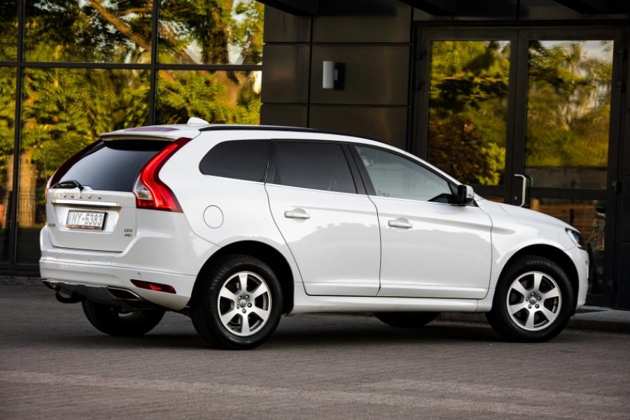 Balts Volvo XC60 2013 Rīga, ar dzinēja tilpumu 2.40 L un nobraukumu 255 tūkst. km par 12990 €, foto 22 vietnē AUTOMOTO.COM.LV
