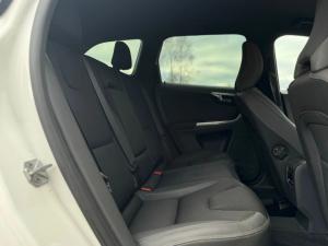 Balts Volvo XC60 2013 Rīga, ar dzinēja tilpumu 2.40 L un nobraukumu 255 tūkst. km par 12990 €, foto 25 vietnē AUTOMOTO.COM.LV