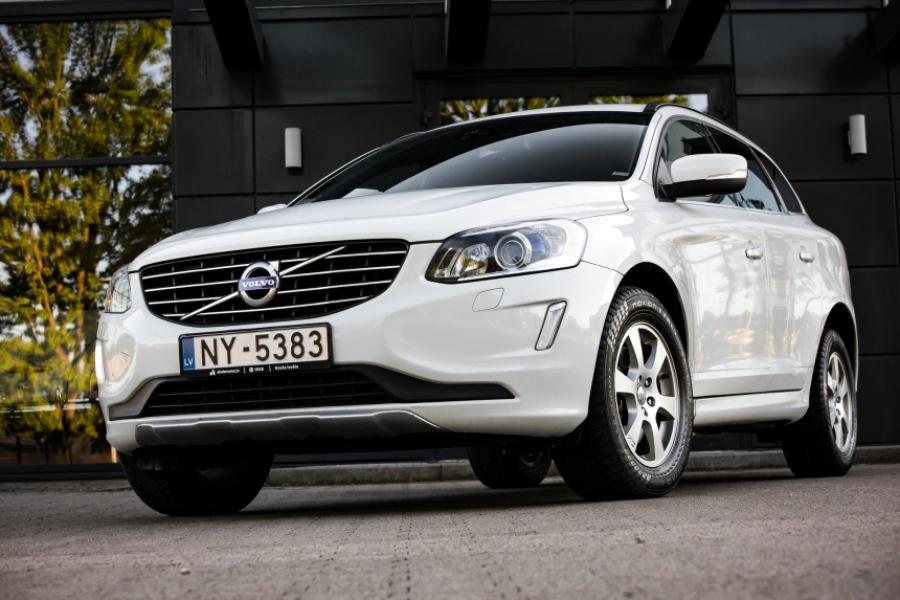 Balts Volvo XC60 2013 Rīga, ar dzinēja tilpumu 2.40 L un nobraukumu 255 tūkst. km par 12990 €, foto 27 vietnē AUTOMOTO.COM.LV