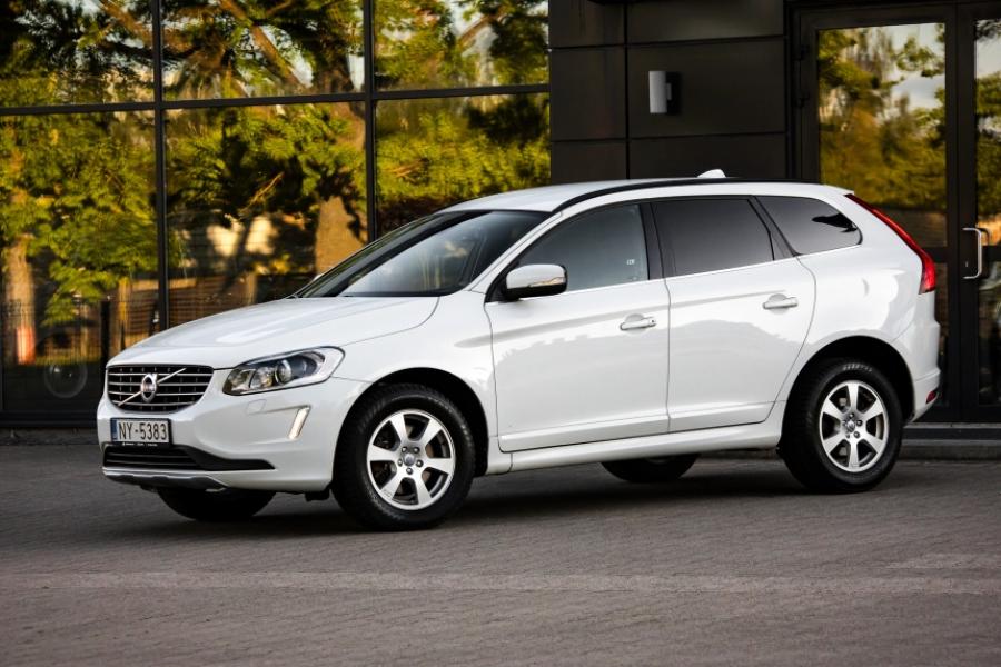 Balts Volvo XC60 2013 Rīga, ar dzinēja tilpumu 2.40 L un nobraukumu 255 tūkst. km par 12990 €, foto 29 vietnē AUTOMOTO.COM.LV