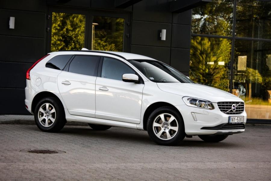Balts Volvo XC60 2013 Rīga, ar dzinēja tilpumu 2.40 L un nobraukumu 255 tūkst. km par 12990 €, foto 33 vietnē AUTOMOTO.COM.LV