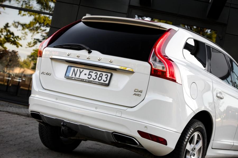 Balts Volvo XC60 2013 Rīga, ar dzinēja tilpumu 2.40 L un nobraukumu 255 tūkst. km par 12990 €, foto 39 vietnē AUTOMOTO.COM.LV