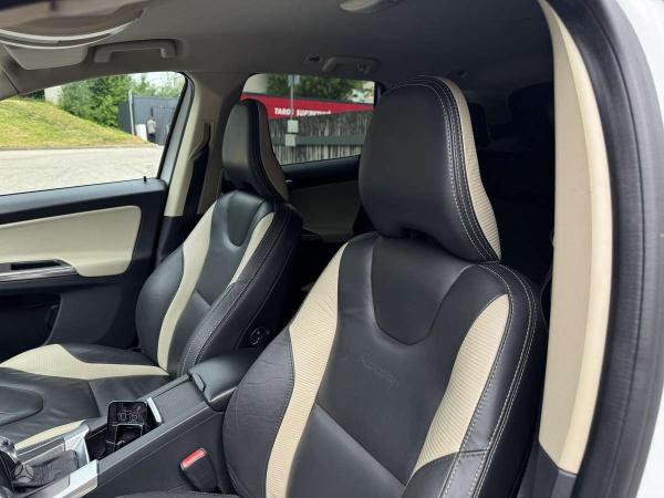 Balts Volvo XC60 2013 Alīta, ar dzinēja tilpumu 2.00 L un nobraukumu 265 tūkst. km par 8950 €, foto 10 vietnē AUTOMOTO.COM.LV