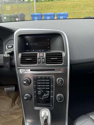 Balts Volvo XC60 2013 Alīta, ar dzinēja tilpumu 2.00 L un nobraukumu 265 tūkst. km par 8950 €, foto 15 vietnē AUTOMOTO.COM.LV