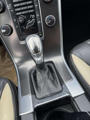 Balts Volvo XC60 2013 Alīta, ar dzinēja tilpumu 2.00 L un nobraukumu 265 tūkst. km par 8950 €, foto 18 vietnē AUTOMOTO.COM.LV